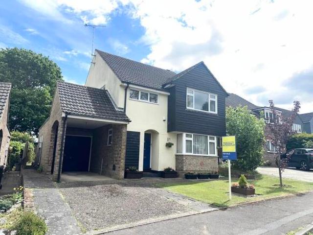 4 bedroom detached house for sale in Park Meadow, Doddinghurst, Brentwood, CM15