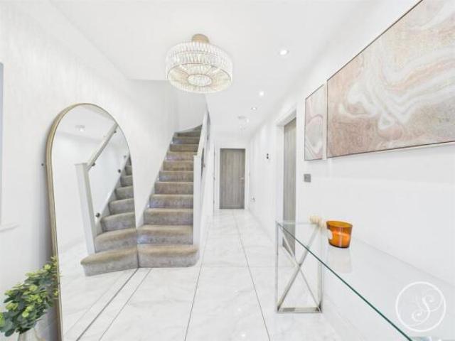 4 bedroom detached house for sale in Park Road, LS15