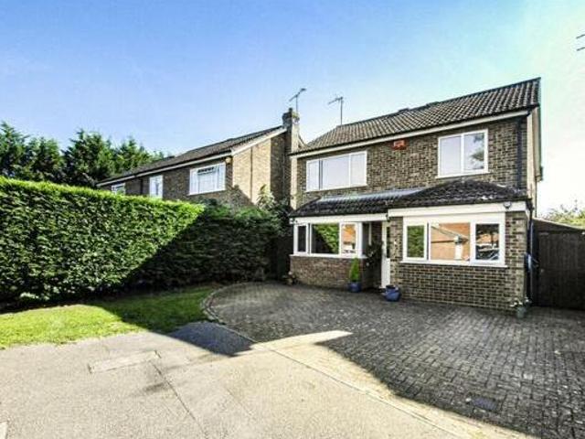 4 Bedroom Detached House For Sale In Park Street