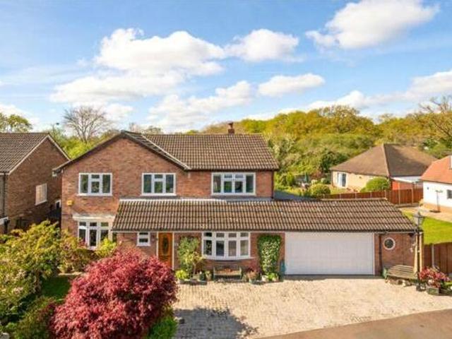 4 Bedroom Detached House For Sale In Park Street, St. Albans