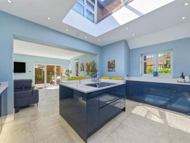 4 bedroom detached house for sale in Parkside Gardens, Wollaton, NG8