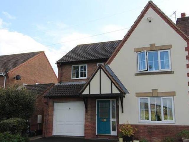 4 bedroom detached house for sale in Parish Brook Road Nailsea BS48