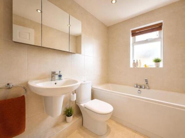 4 bedroom detached house for sale in Parlington Meadow, Barwick in Elmet, LS15