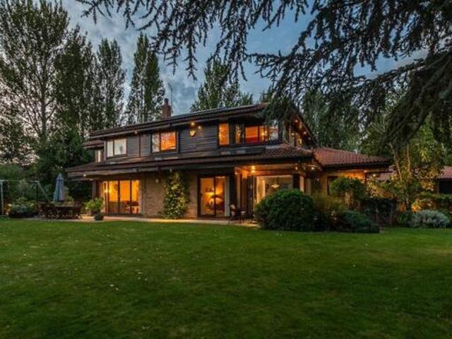 4 Bedroom Detached House For Sale In Peterborough