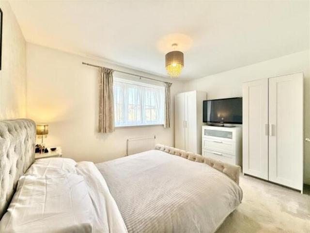 4 bedroom detached house for sale in Petty Croft, Broomfield, Chelmsford, CM1