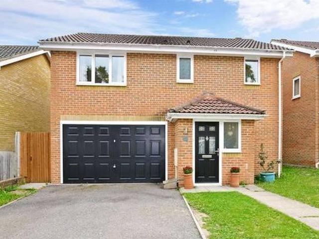 4 bedroom detached house for sale in Peacock Rise Chatham Kent ME5