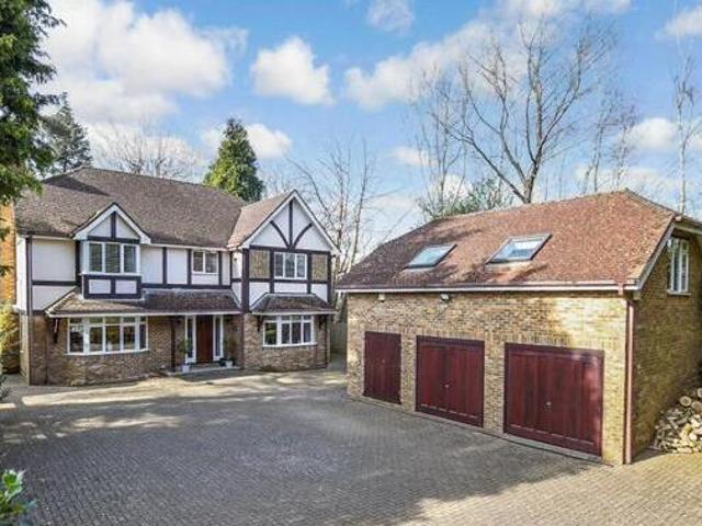 4 Bedroom Detached House For Sale In Pease Pottage, Crawley