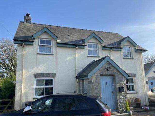 4 Bedroom Detached House For Sale In Pembroke