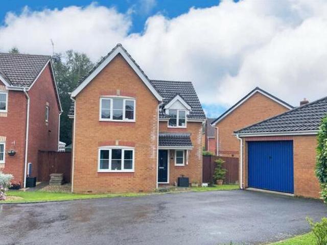 4 Bedroom Detached House For Sale In Penllergaer