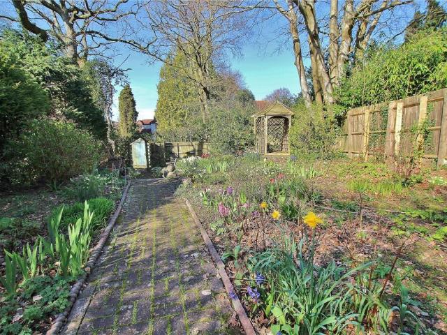 4 bedroom detached house for sale in Pennant Crescent, Lakeside, Cardiff, CF23