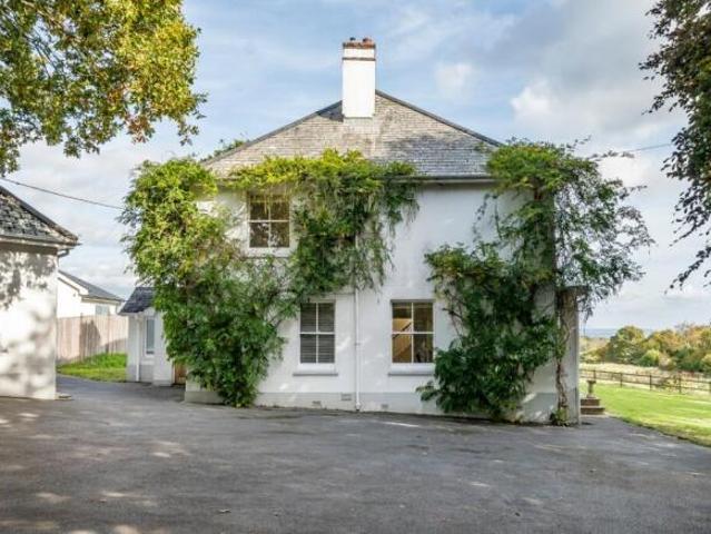 4 bedroom detached house for sale in Pennsylvania Road, Exeter, EX4