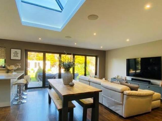 4 bedroom detached house for sale in Penton Hall Drive StainesuponThames TW18