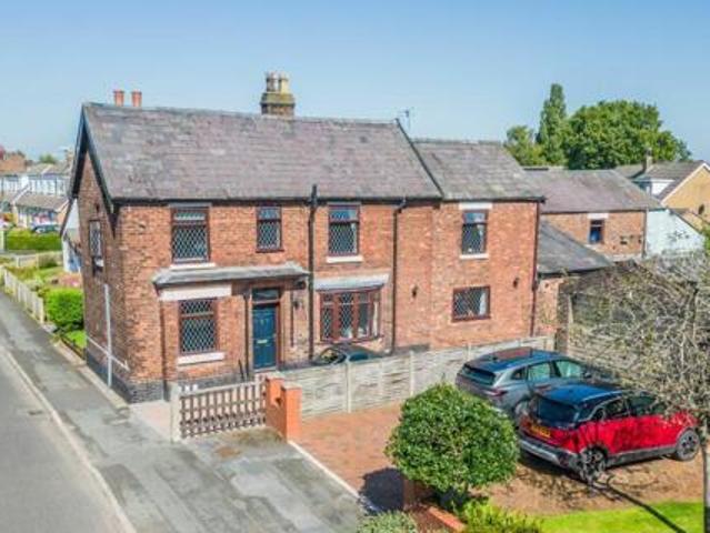 4 Bedroom Detached House For Sale In Pepper Street, Appleton Thorn