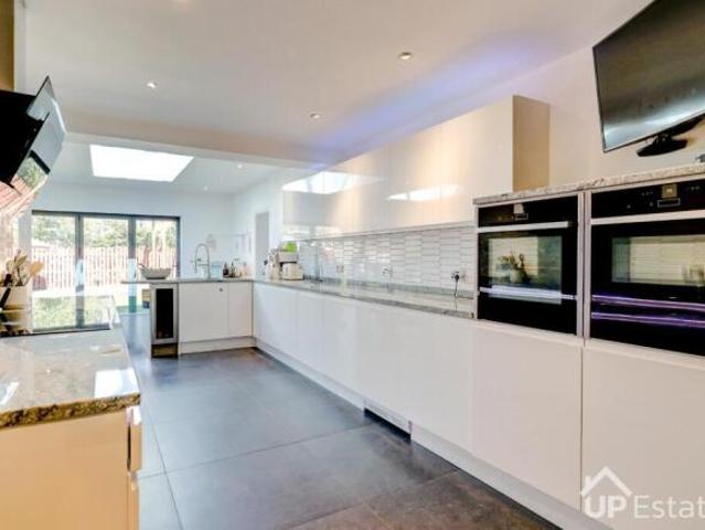 4 bedroom detached house for sale in Pheasant Oak, Coventry, CV4