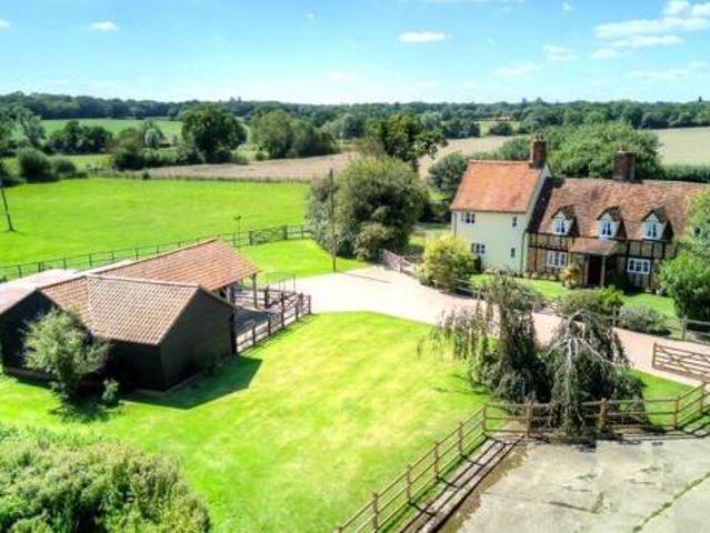 4 Bedroom Detached House For Sale In Pilgrims Hatch