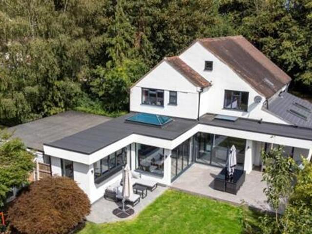 4 Bedroom Detached House For Sale In Pilgrims Lane