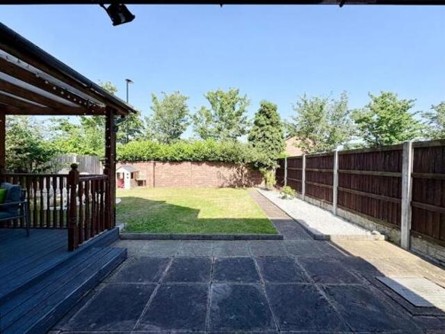 4 bedroom detached house for sale in Plumpton Gardens, Bessacarr, DN4