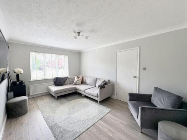 4 bedroom detached house for sale in Plumpton Gardens, Doncaster, DN4