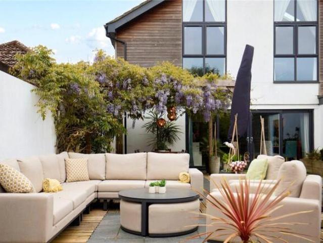 4 bedroom detached house for sale in Playford Road, Rushmere St. Andrew, Ipswich, IP4