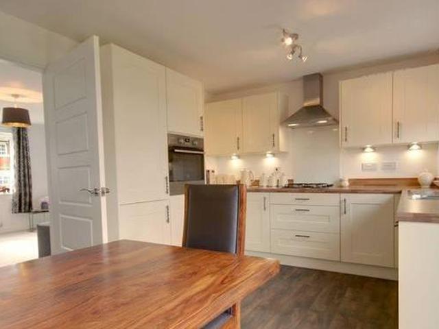 4 bedroom detached house for sale in Ploughmans Gardens Woodmansey HU17 0GN HU17