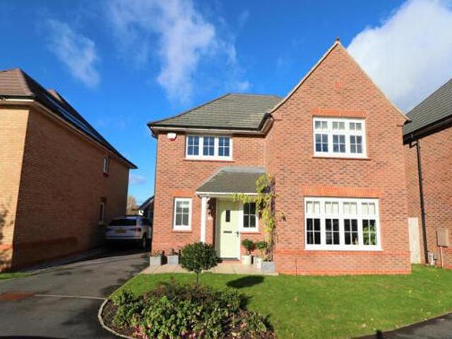 4 Bedroom Detached House For Sale In Preston