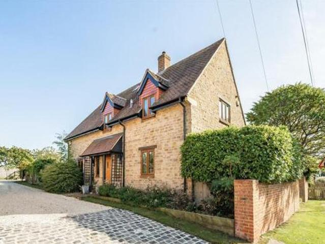 4 Bedroom Detached House For Sale In Preston Bissett
