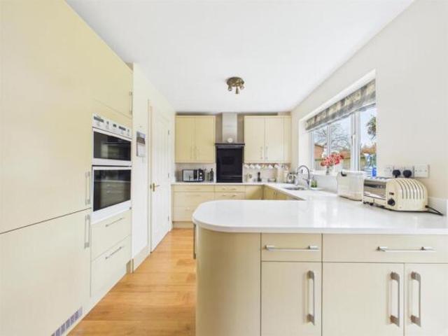 4 bedroom detached house for sale in Prices Ground, Abbeymead, Gloucester, GL4