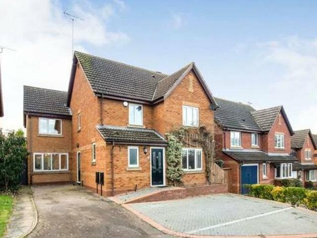 4 bedroom detached house for sale in Priors Meadow Southam CV47