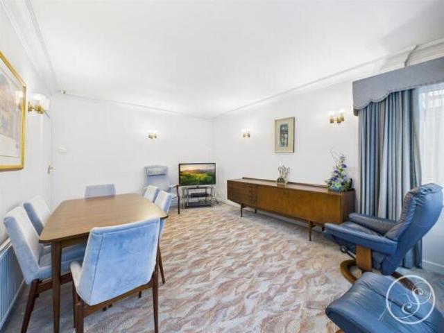 4 bedroom detached house for sale in Primley Park Crescent, Leeds, LS17