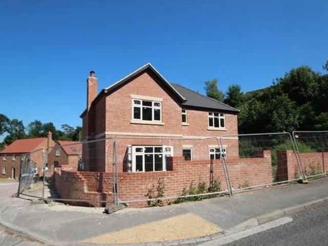 4 bedroom detached house for sale in Primrose Hollow Upgate LN11 LN11