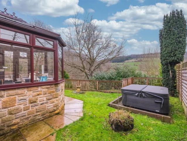 4 bedroom detached house for sale in Prince Wood Lane, Huddersfield, HD2