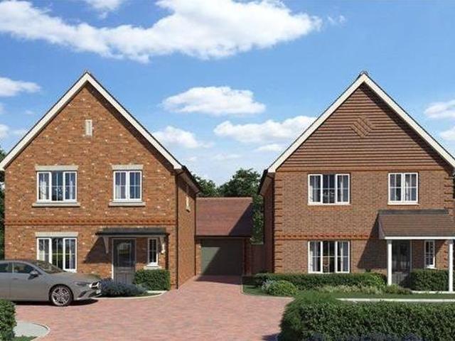 4 bedroom detached house for sale in Princess Marina Drive Arborfield Green Reading RG2