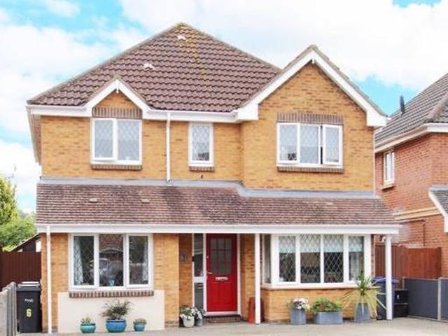 4 bedroom detached house for sale in PRIVATE GARDEN Camomile Drive SP11