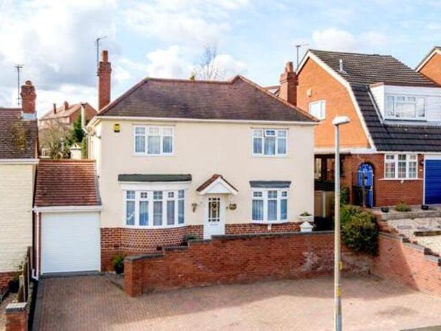 4 Bedroom Detached House For Sale In Quarry Bank
