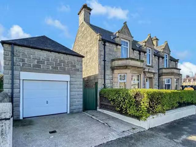 4 Bedroom Detached House For Sale In Queen Street, Lossiemouth.