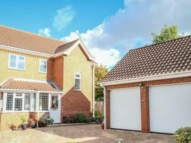 4 bedroom detached house for sale in Quenby Way Bromham Bedford MK43