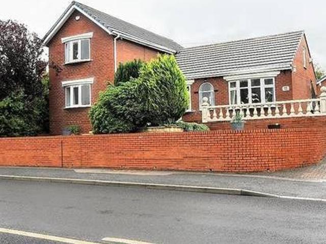 4 bedroom detached house for sale in Rotherham Road Barnsley S71 2LL S71