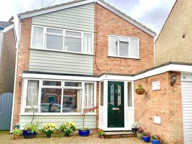 4 bedroom detached house for sale in Rothesay Avenue Chelmsford CM2 CM2