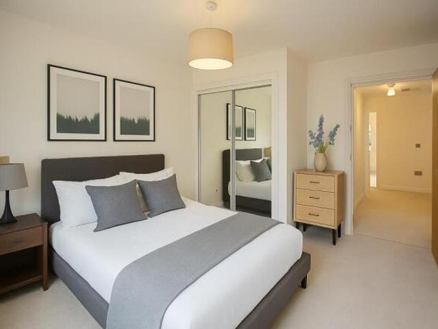 4 bedroom detached house for sale in Roundwell Park, Bearsted, Maidstone, ME14
