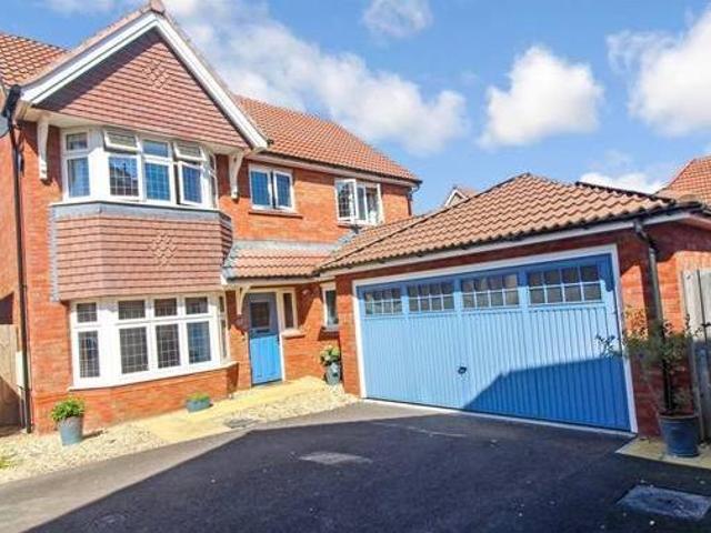4 bedroom detached house for sale in Roundswell Barnstaple EX31