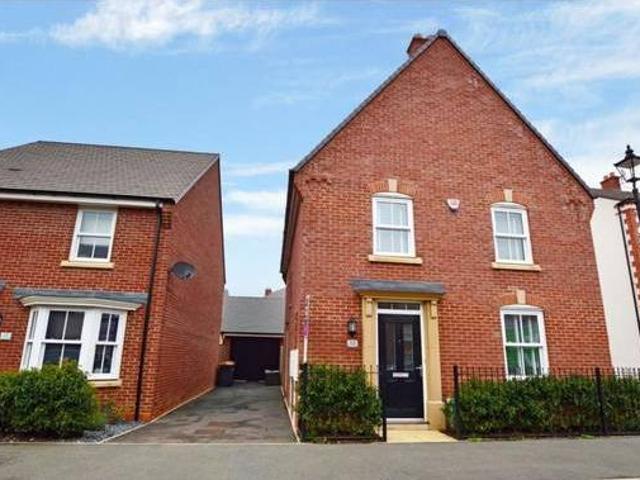 4 bedroom detached house for sale in Rowan Close Great Denham Bedford MK40 MK40