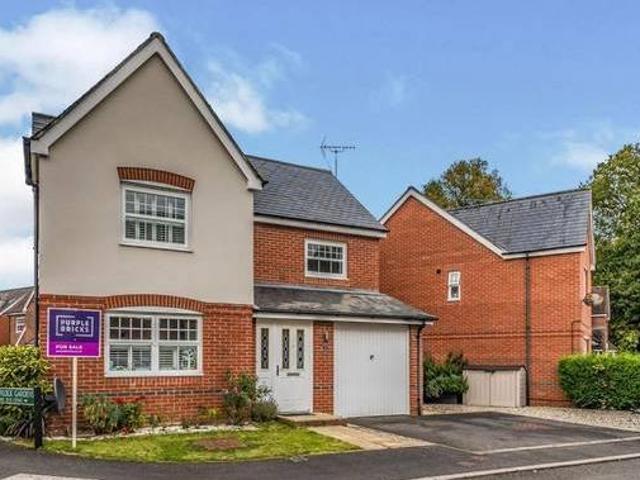 4 bedroom detached house for sale in Rowlock Gardens Hermitage Thatcham RG18 RG18