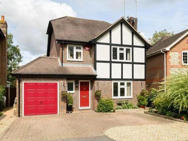 4 Bedroom Detached House For Sale In Rowland´s Castle