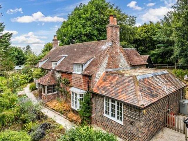 4 Bedroom Detached House For Sale In Rowland´s Castle, West Sussex