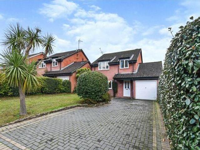 4 Bedroom Detached House For Sale In Rownhams, Southampton