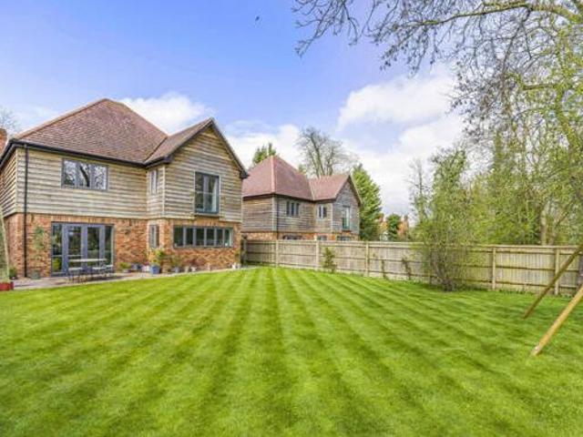 4 Bedroom Detached House For Sale In Rowstock