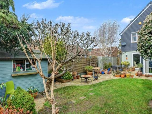 4 bedroom detached house for sale in Roxwell Avenue, Chelmsford, CM1