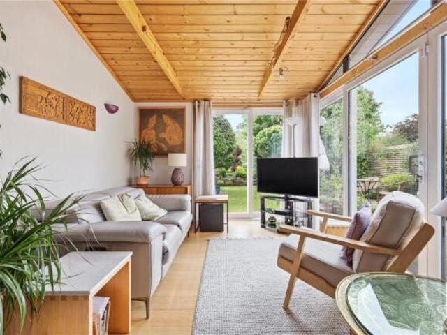 4 bedroom detached house for sale in Roxwell Avenue, Chelmsford, Essex, CM1