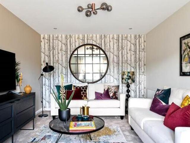 4 Bedroom Detached House For Sale In Roboyston, Glasgow