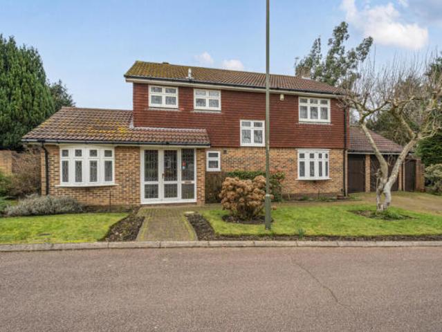 4 bedroom detached house for sale in Rolinsden Way, Keston, Kent, BR2